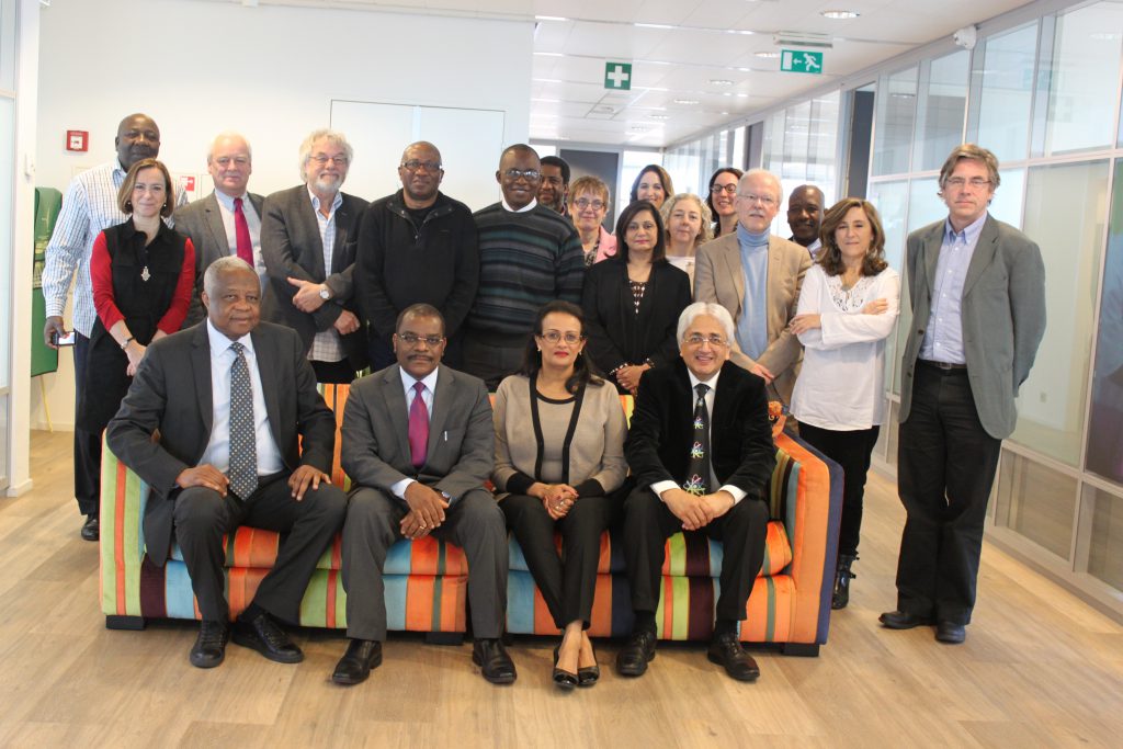 Sir Alimuddin Zumla receives 2020 Mahathir Science Award - EDCTP